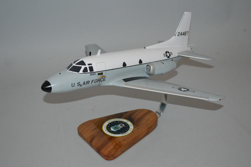 T-39 Sabreliner / USAF Airplane Model – MAM - Scalecraft