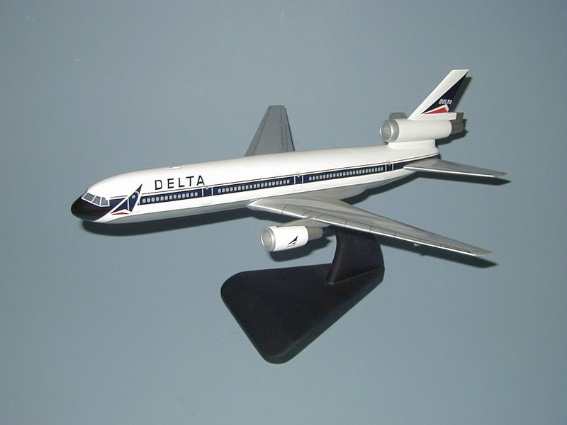 DC-10 / Delta Airlines Airplane Model – MAM - Scalecraft