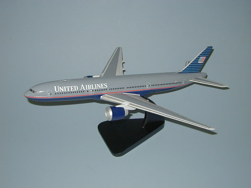 Boeing 777 / United Airlines Airplane Model – MAM - Scalecraft