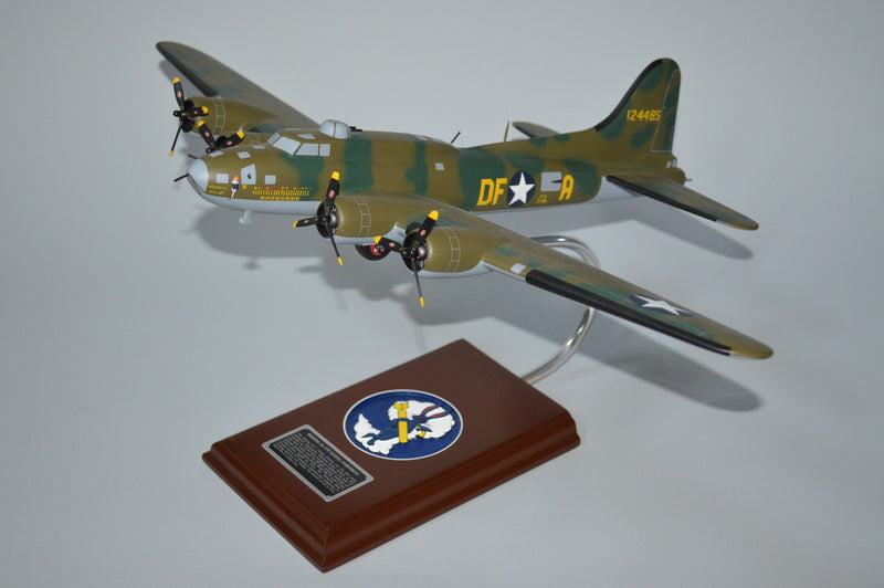 B-17 Flying Fortress - Memphis Belle Airplane Model – MAM - Scalecraft
