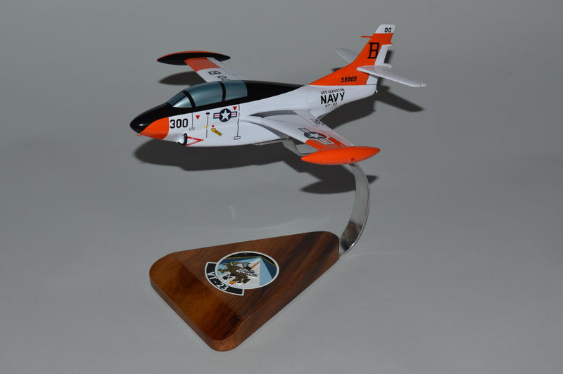 T-2C Buckeye / VT-23 Airplane Model – MAM - Scalecraft