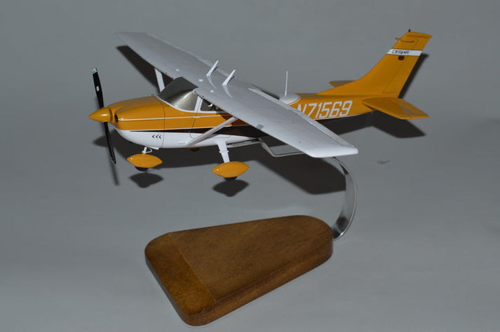 Cessna 182 custom airplane model Airplane Model – MAM - Scalecraft