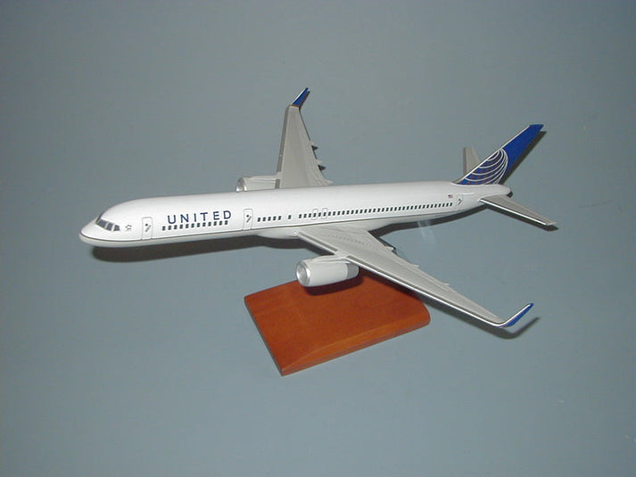 Boeing 757 / United Airlines Airplane Model – MAM - Scalecraft