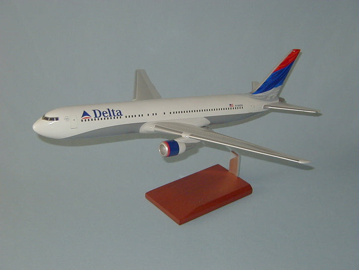 Boeing 767-300 / Delta Airplane Model – MAM - Scalecraft