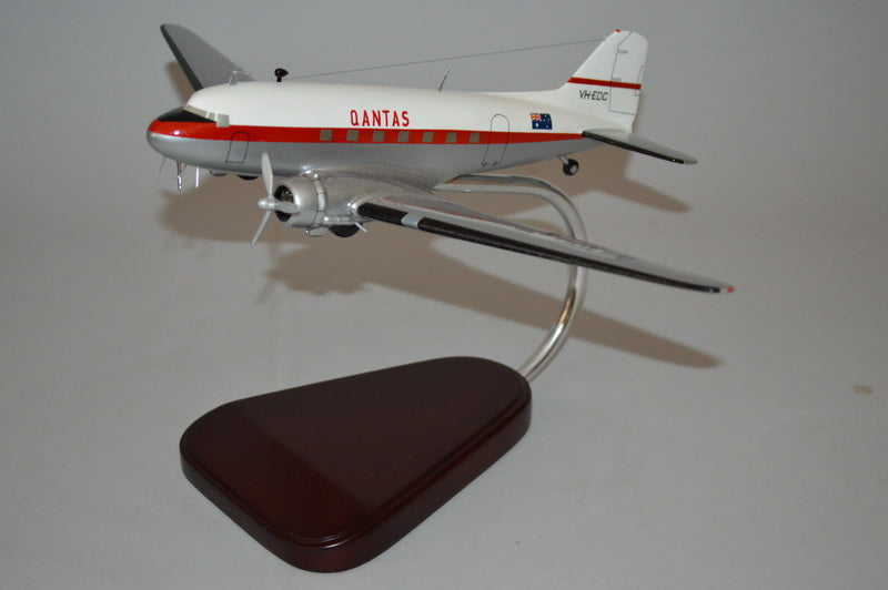 DC-3 / Qantas Airplane Model – MAM - Scalecraft